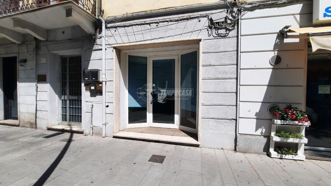 Negozio in vendita a Viareggio