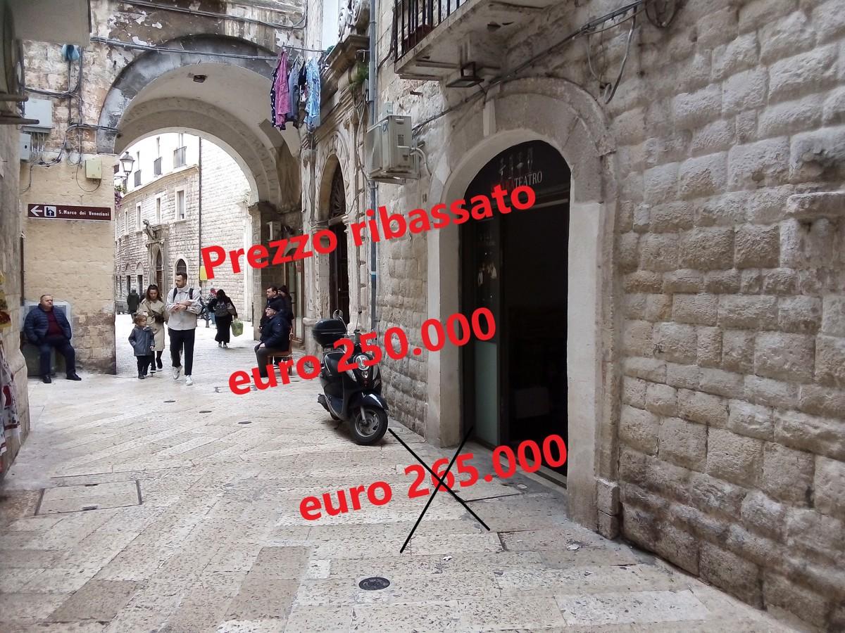 Negozio in vendita a Bari