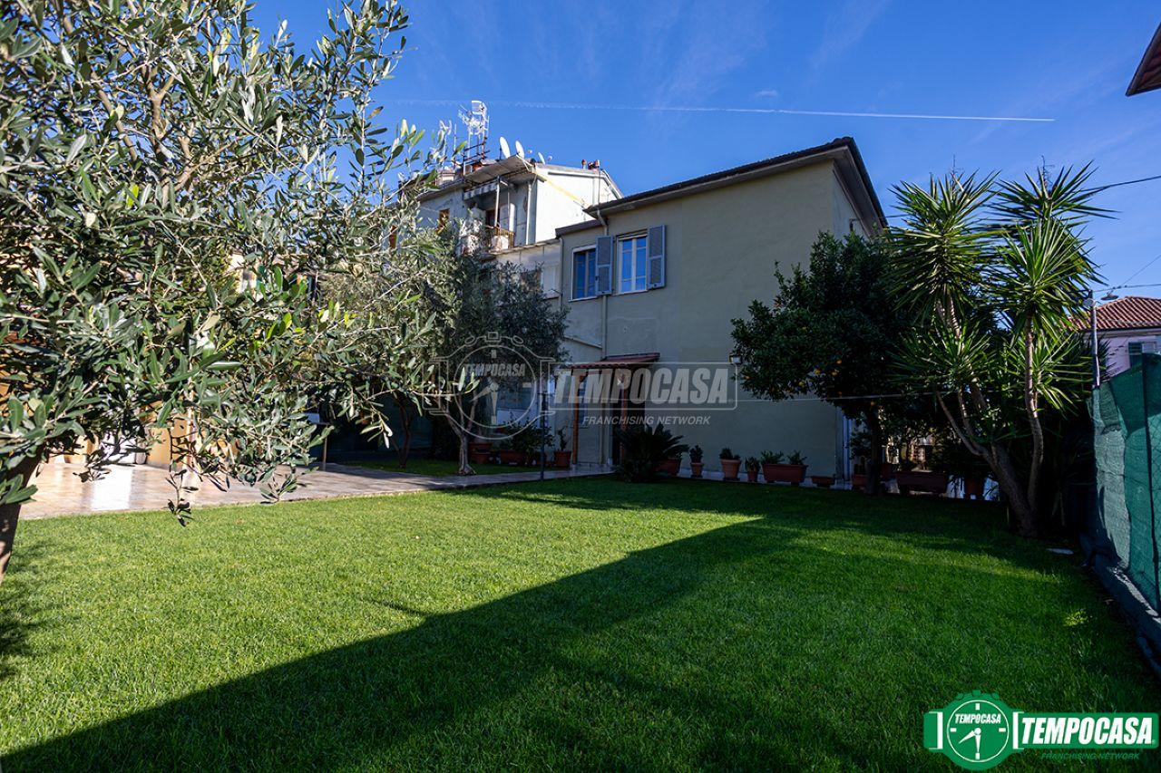 Villa in vendita a La Spezia