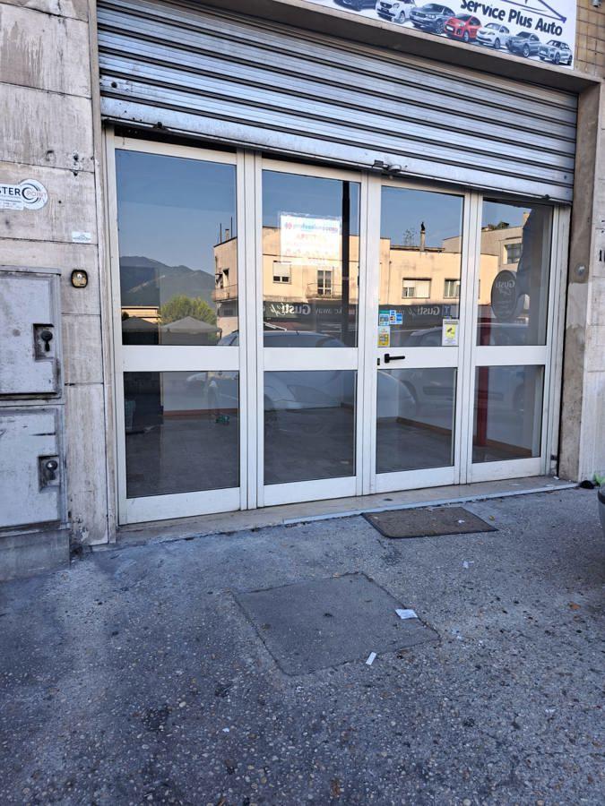 Negozio in affitto a Cassino