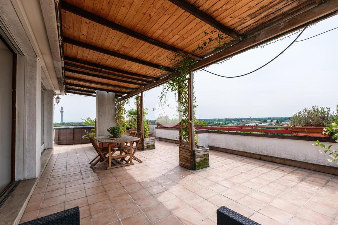 Attico in vendita a Rozzano