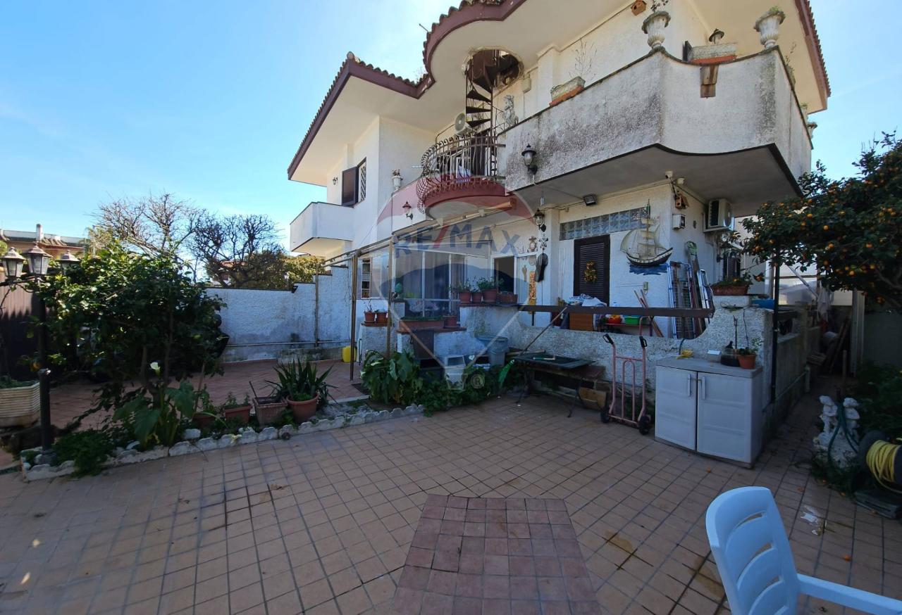Villa a schiera in vendita a Pomezia