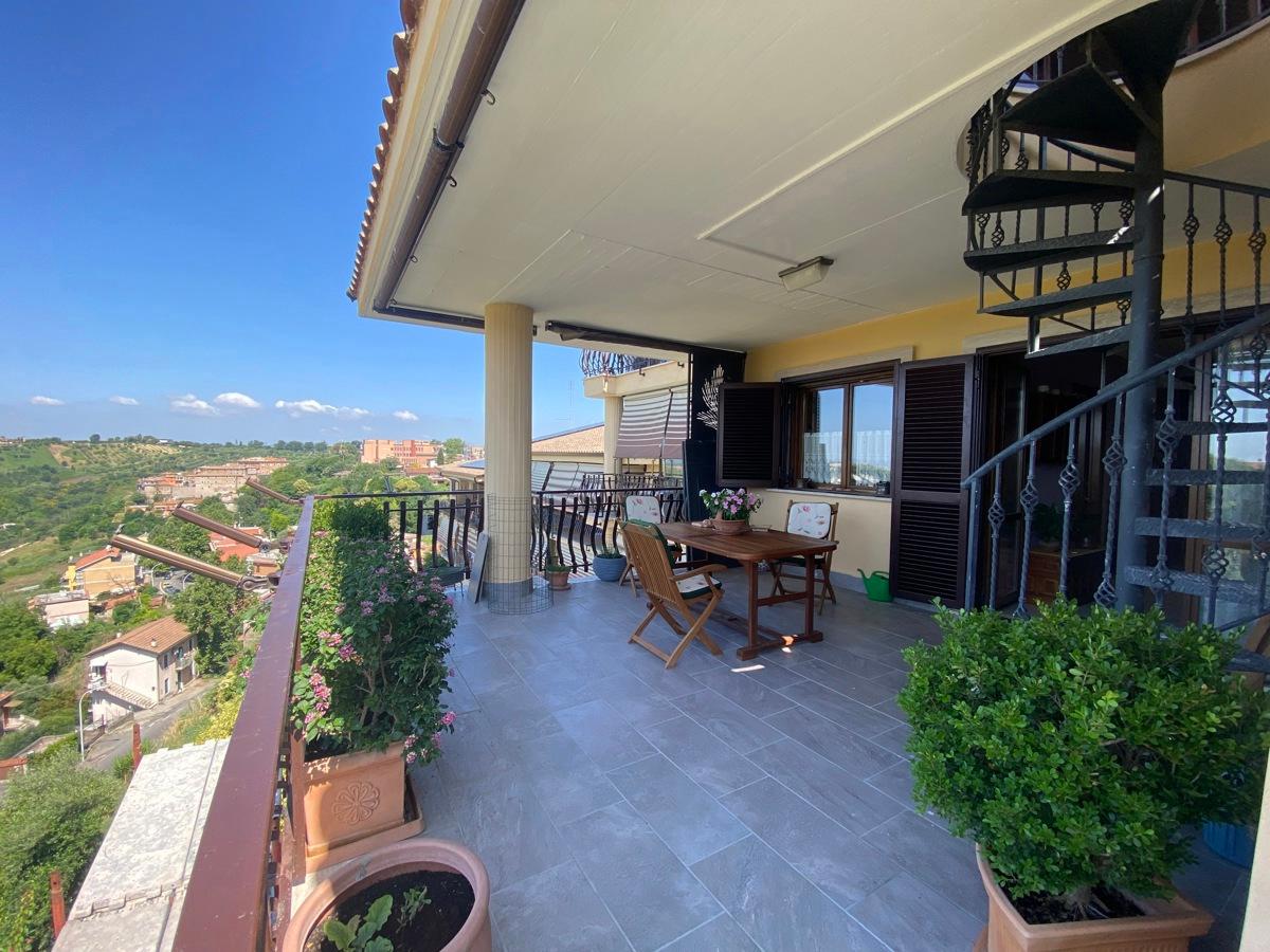 Attico in vendita a Mentana