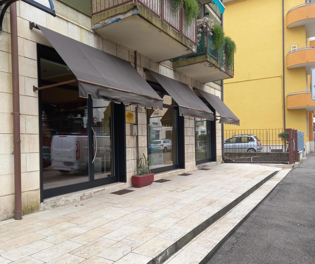 Negozio in vendita a Verona