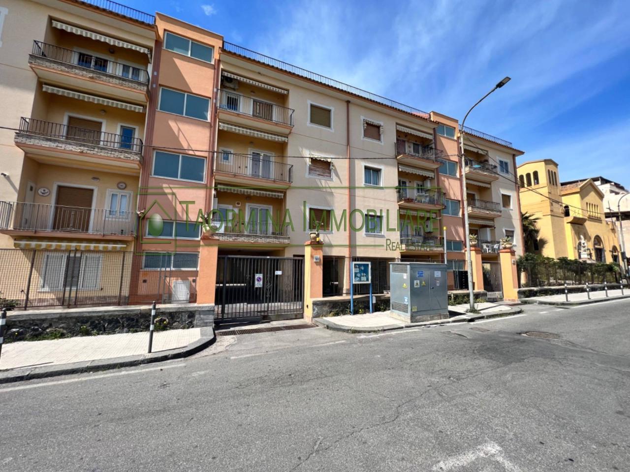 Appartamento in affitto a Giardini Naxos