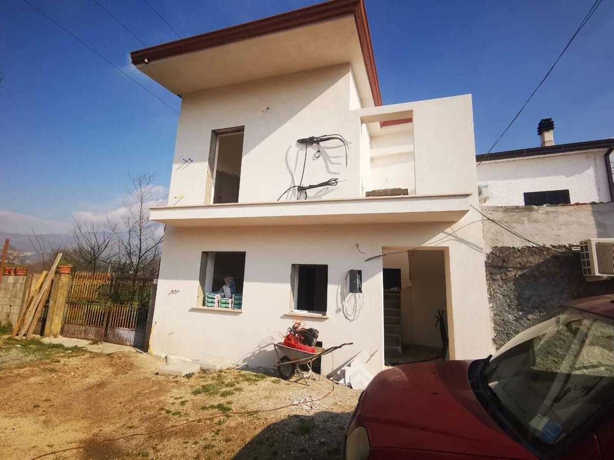 Casa indipendente in vendita a Villa Santa Lucia