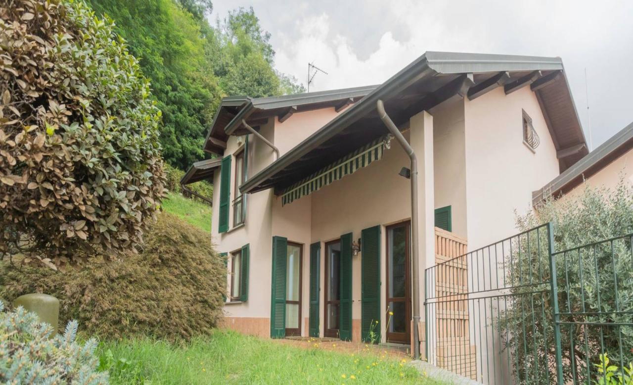 Villa a schiera in vendita a Lozza