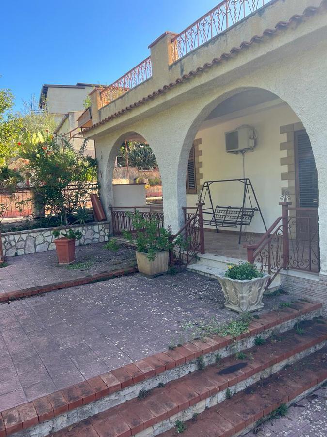 Villa in vendita a Belmonte Mezzagno