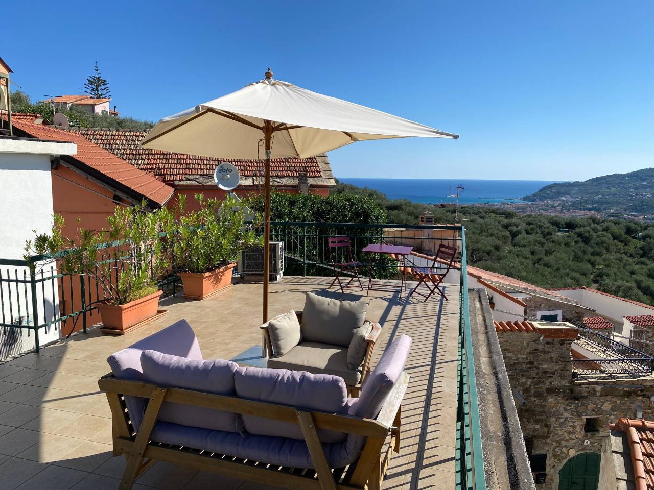 Casa indipendente in vendita a Diano San Pietro