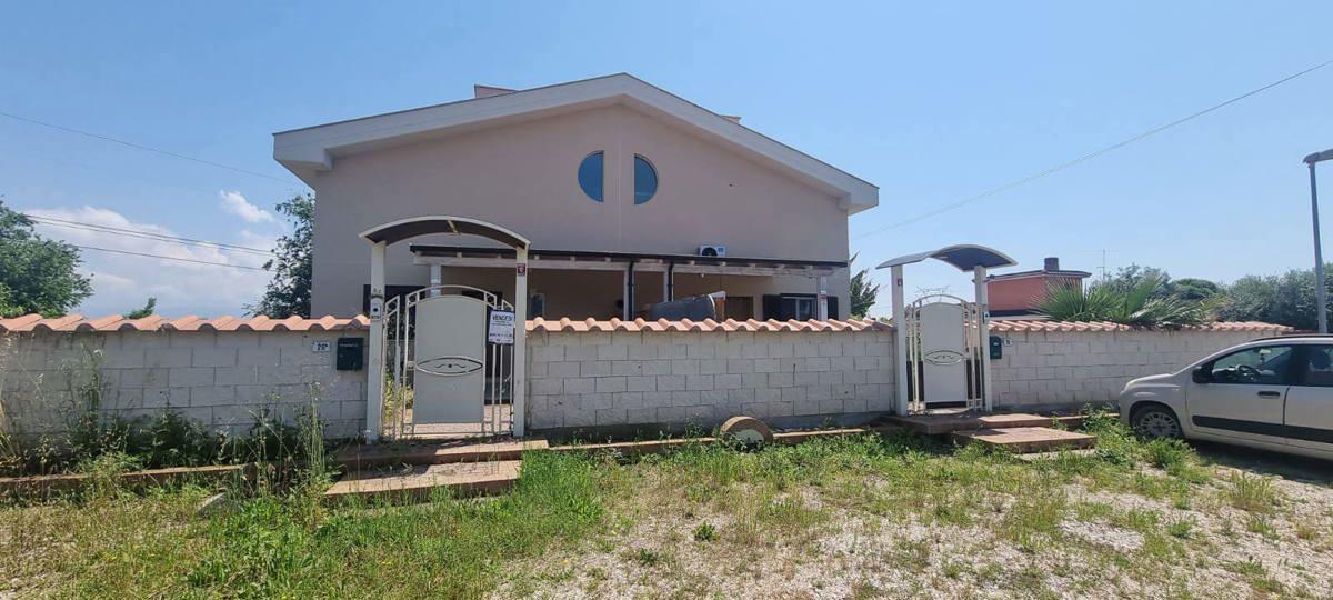Villa in Via Ponza 26, Aprilia