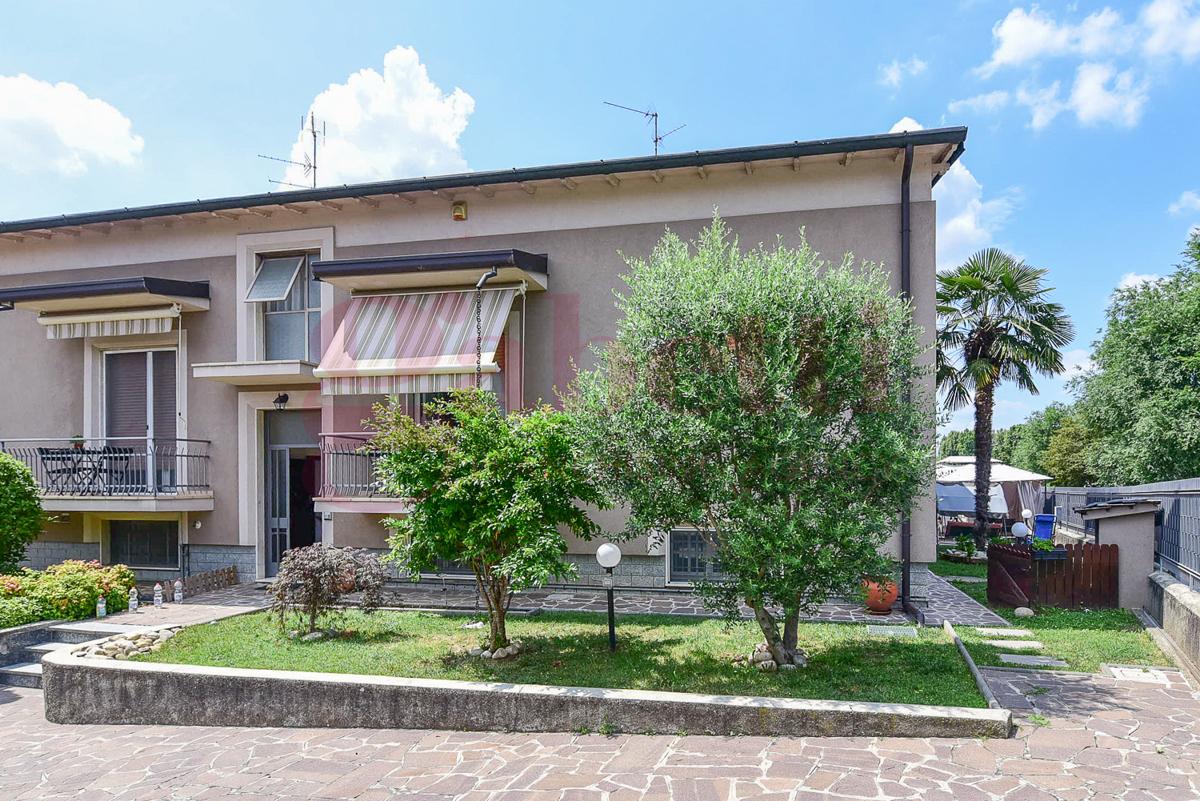 Villa in vendita a Mariano Comense