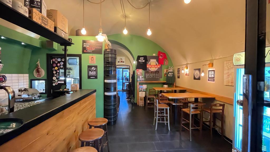 Esercizio commerciale in vendita a Bari