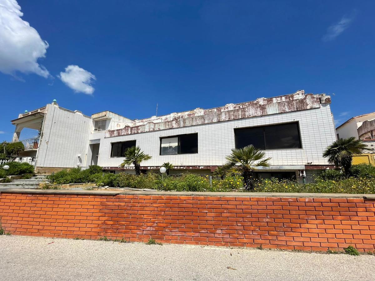 Albergo in vendita a Pulsano