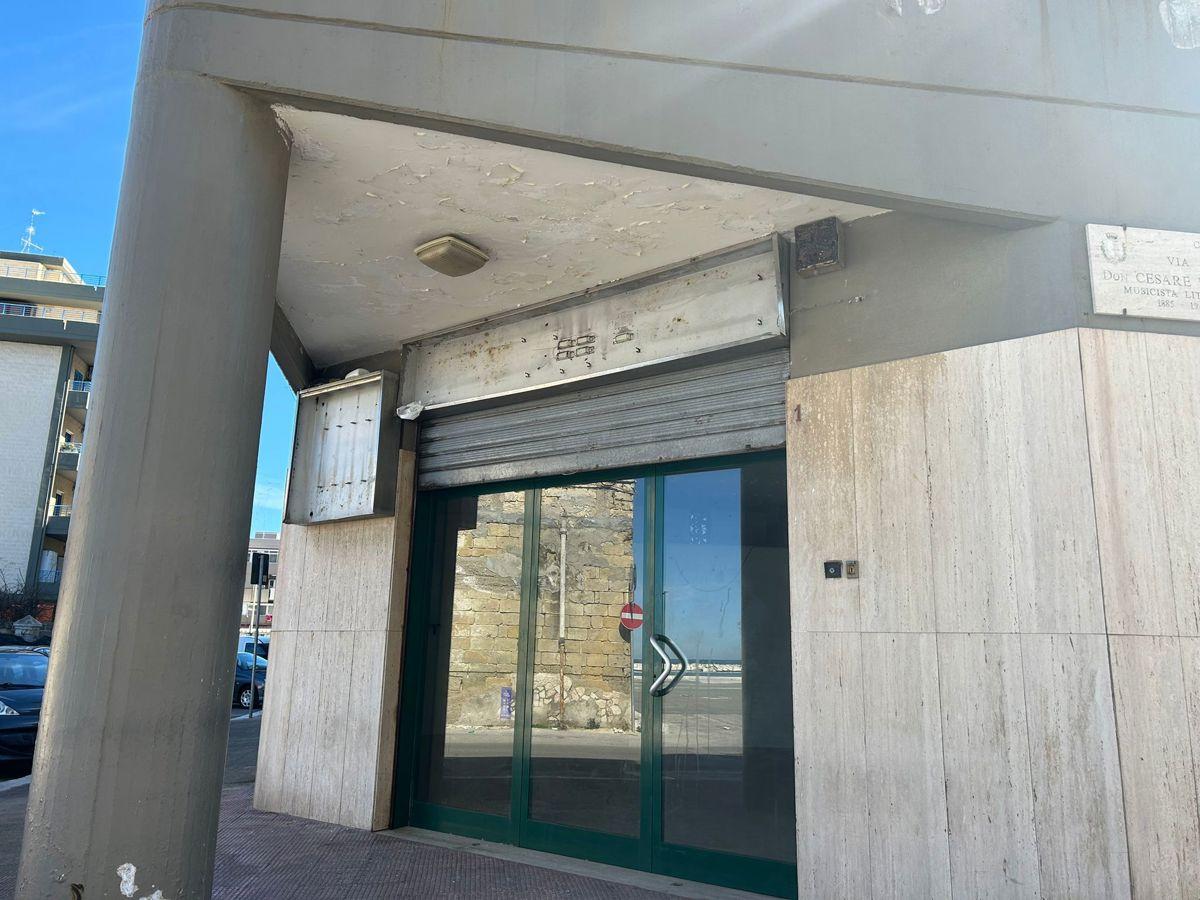 Magazzino in vendita a Bari