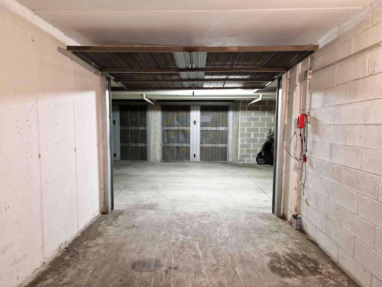 Garage - Posto auto in vendita a Milano