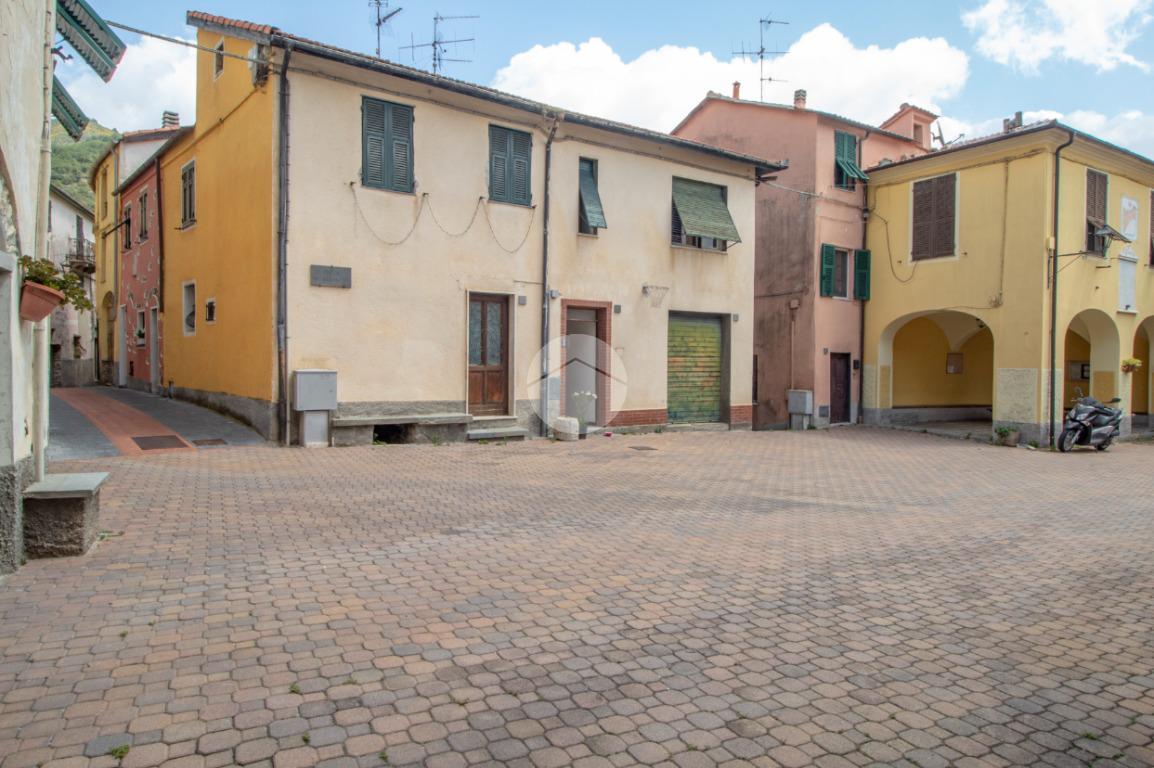 Casa indipendente in vendita a Chiusanico