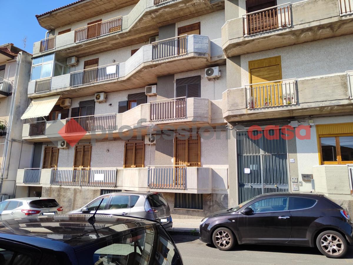 Appartamento in vendita a Aci Catena