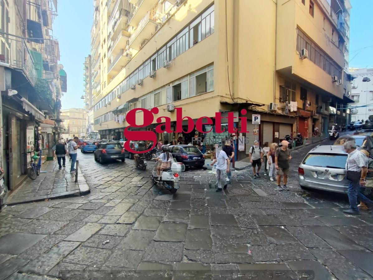 Negozio in vendita a Napoli