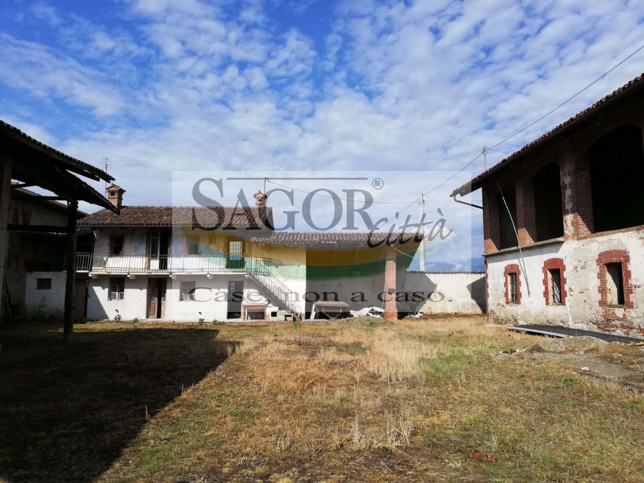 Rustico in vendita a Pinerolo