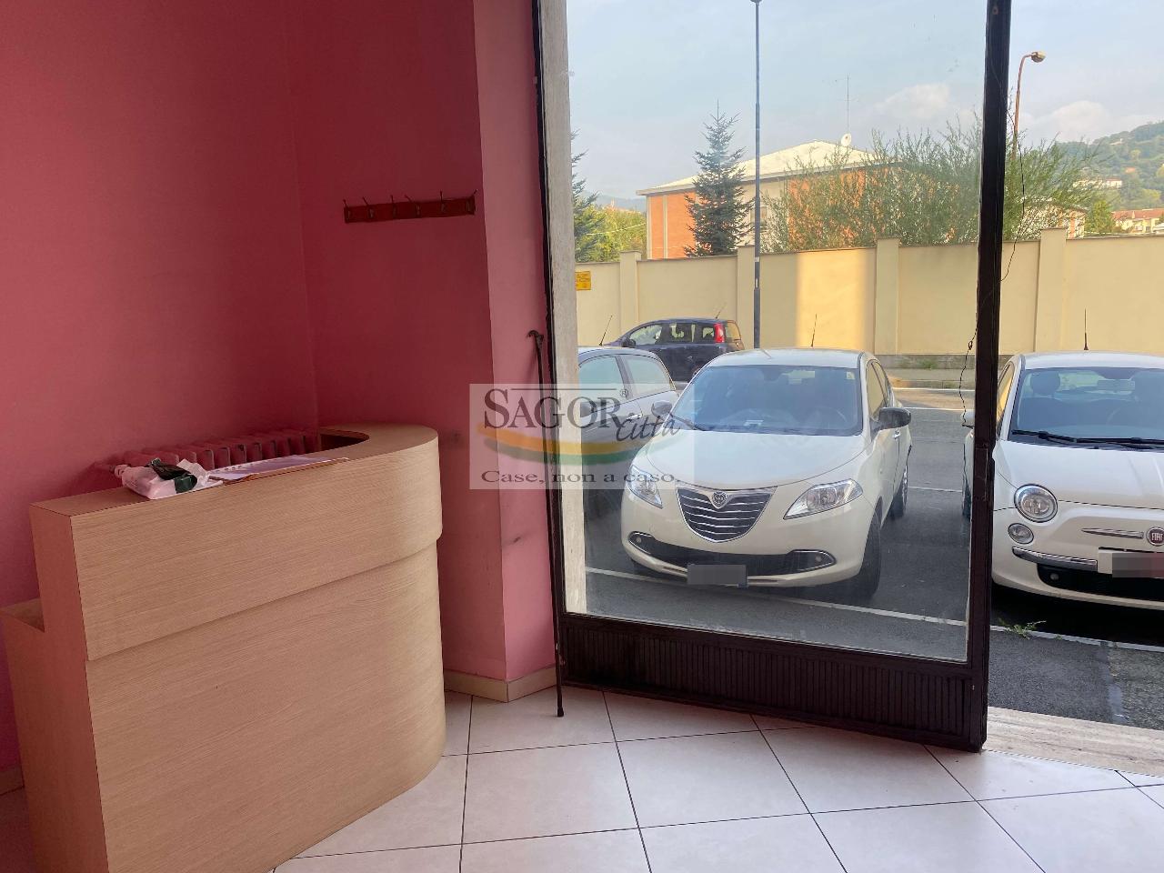 Negozio in vendita a Pinerolo