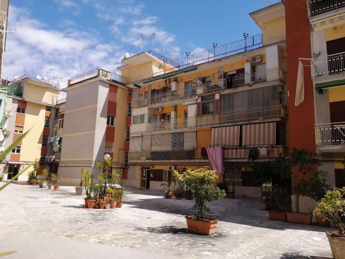 Appartamento in vendita a Napoli