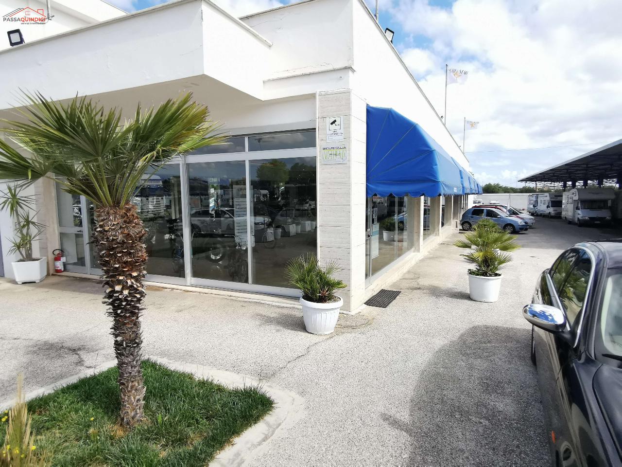 Negozio in vendita a Triggiano