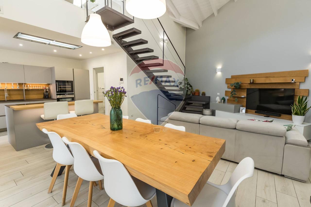 Casa indipendente in vendita a Aicurzio