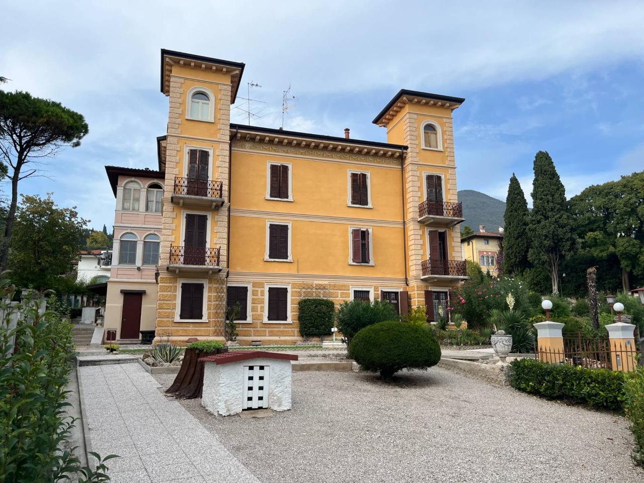 Villa in vendita a Gardone Riviera