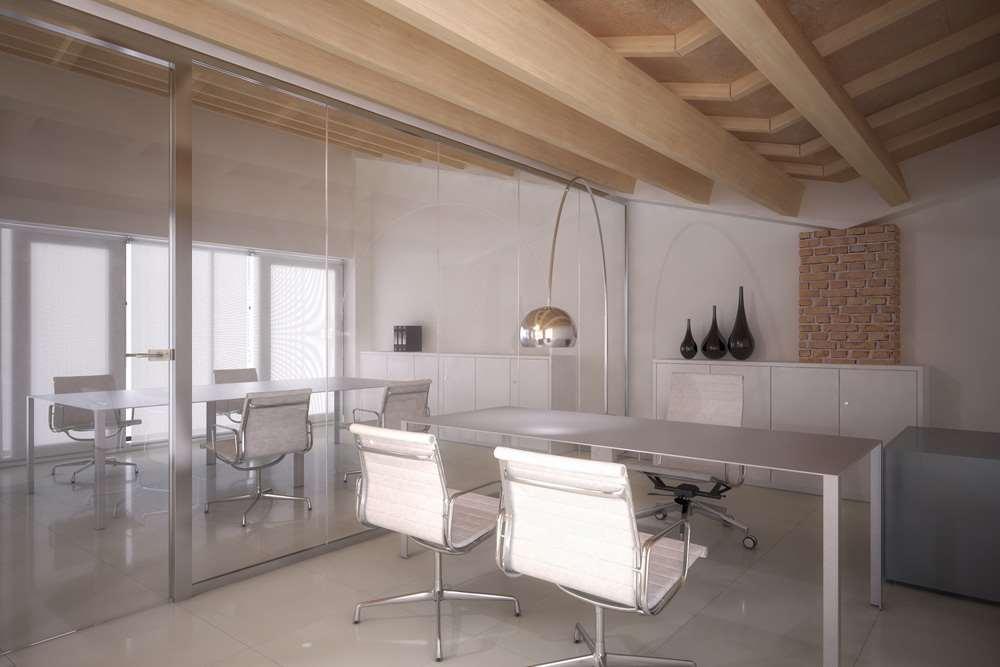 Locale commerciale in vendita a Pescia