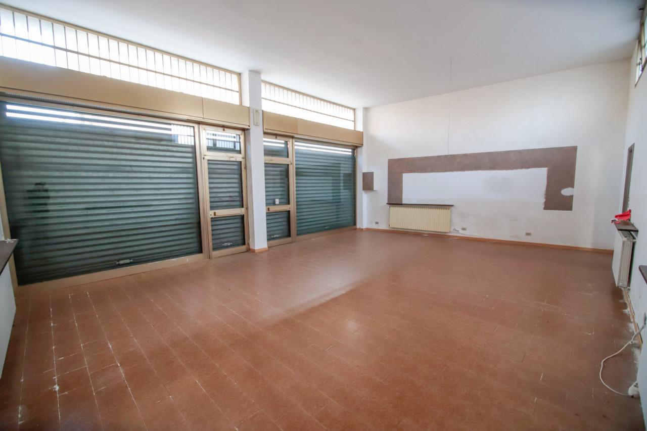 Negozio in vendita a Volpiano