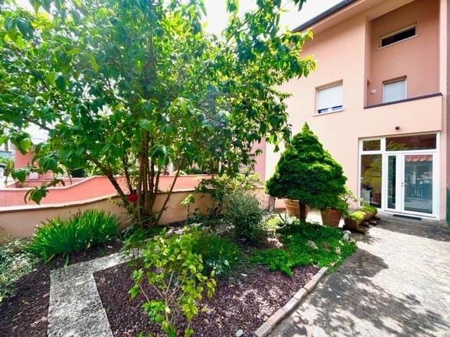 Villa a schiera in vendita a Arezzo