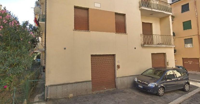 Magazzino in vendita a Arezzo