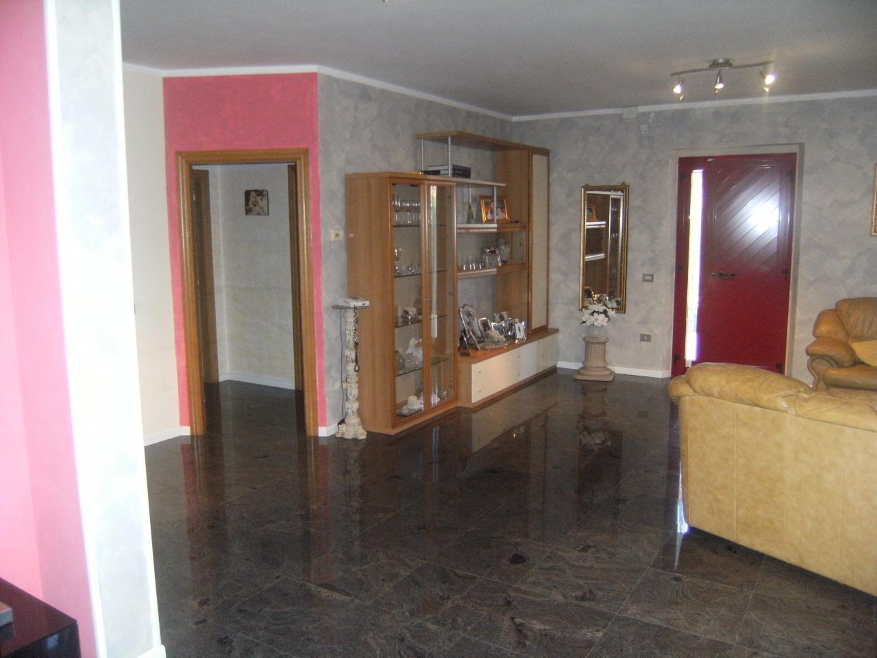 Villa a schiera in vendita a Folignano