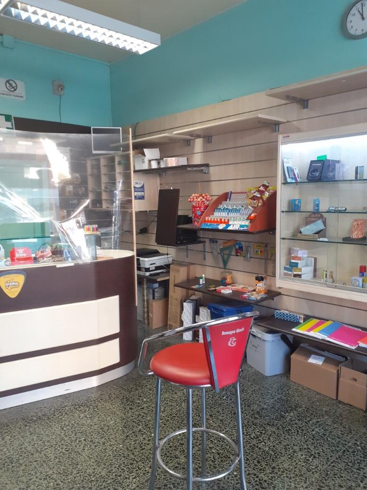 Tabaccheria in vendita a Carrara