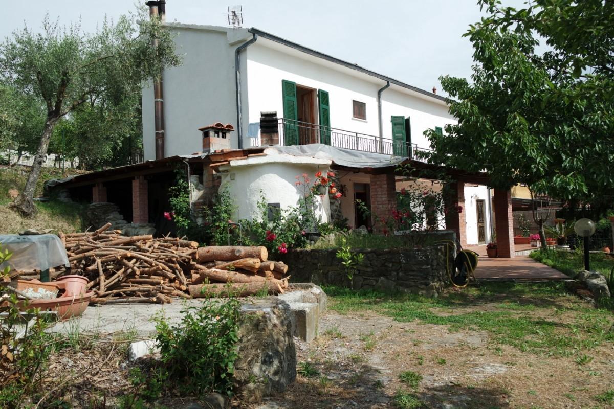 Casa indipendente in vendita a Luni