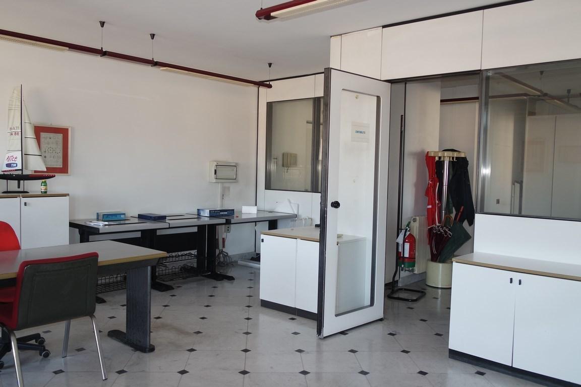 Ufficio in vendita a Carrara