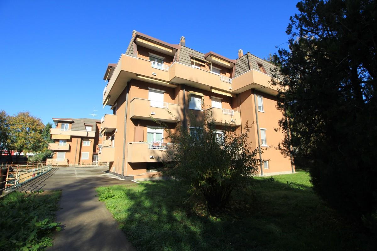 Appartamento in vendita a Gorla Minore