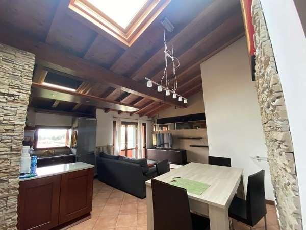 Appartamento in vendita a Luisago