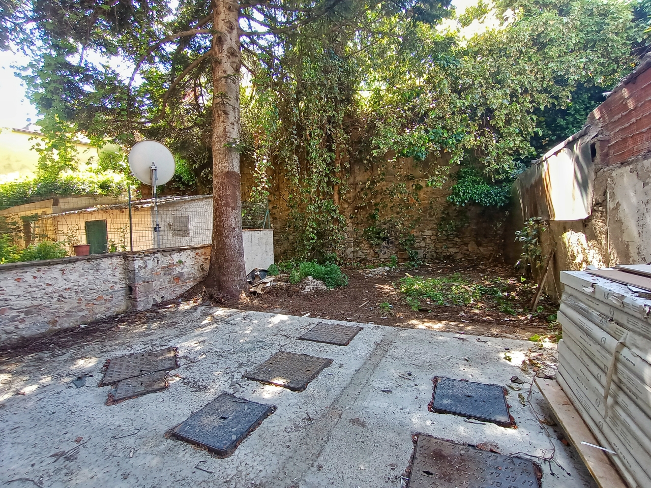 Magazzino in vendita a Firenze