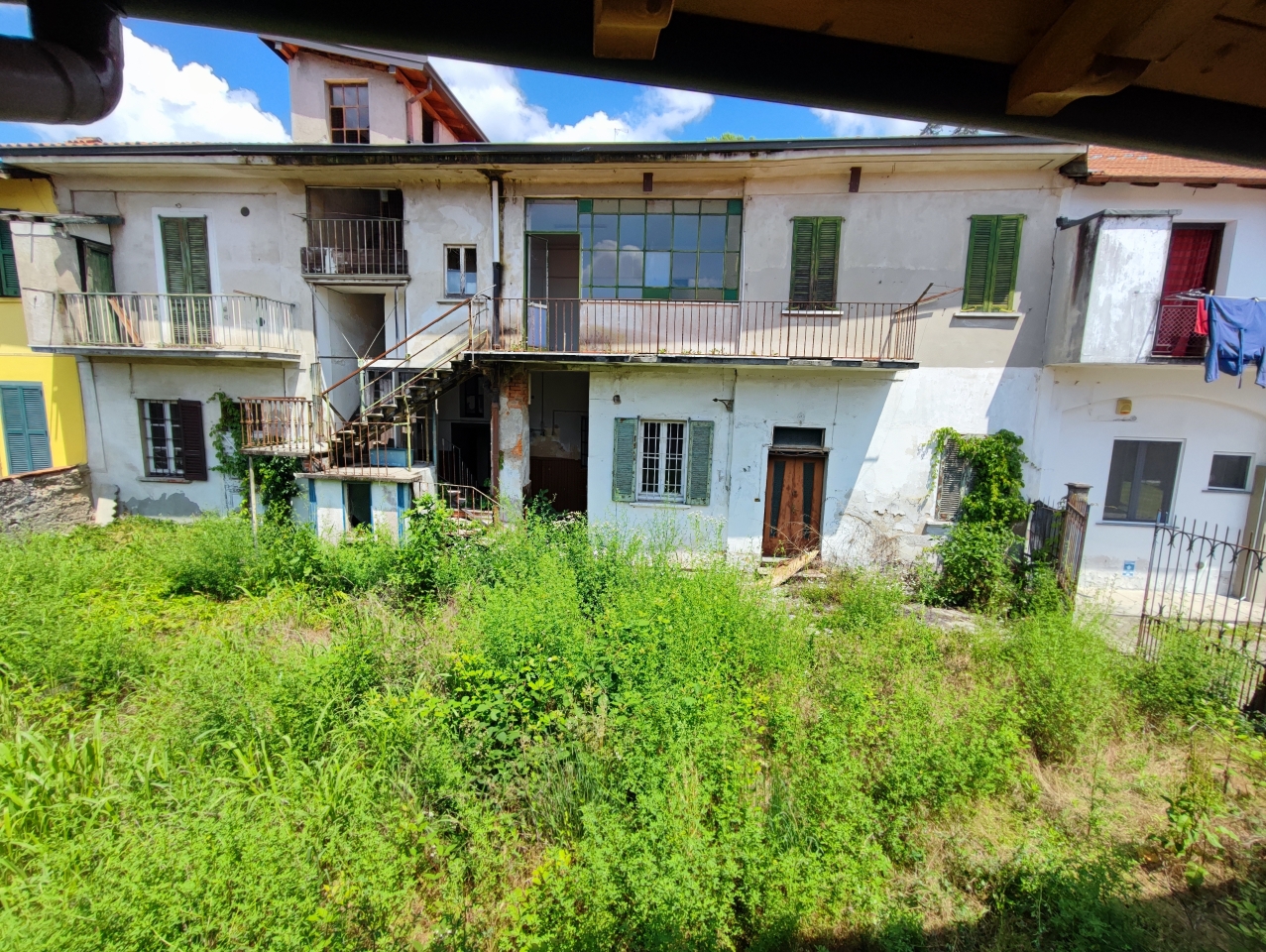 Casale in vendita a Venegono Superiore