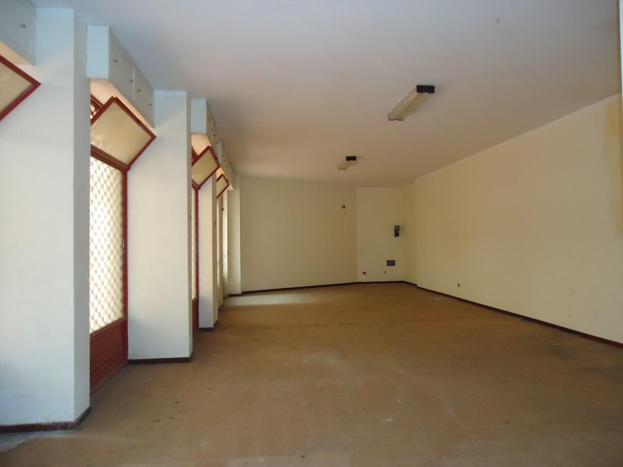 Negozio in vendita a Matino