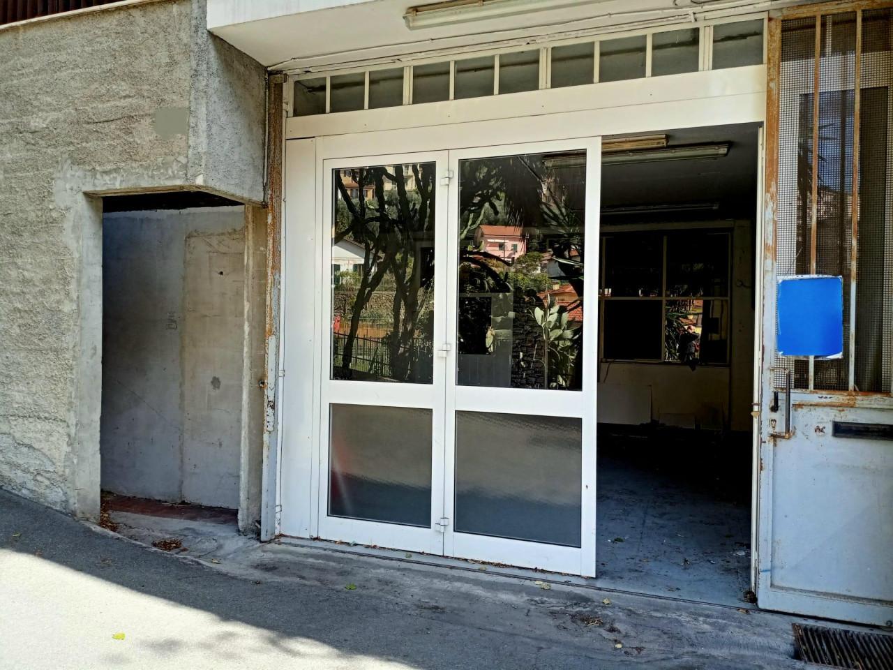 Magazzino in vendita a Sanremo
