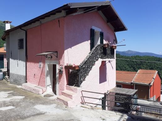 Casa indipendente in affitto a Aurigo