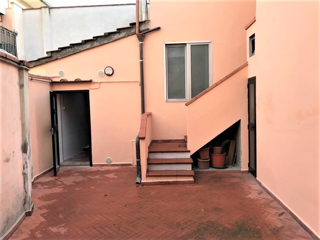 Magazzino in vendita a Firenze