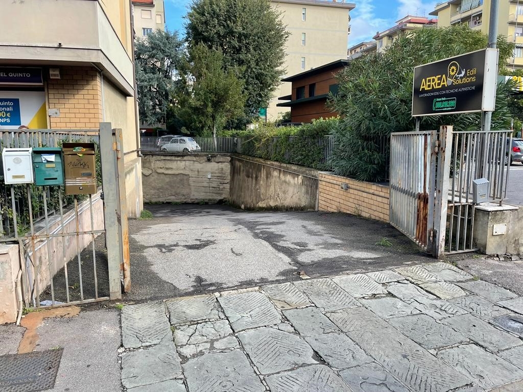 Magazzino in vendita a Firenze