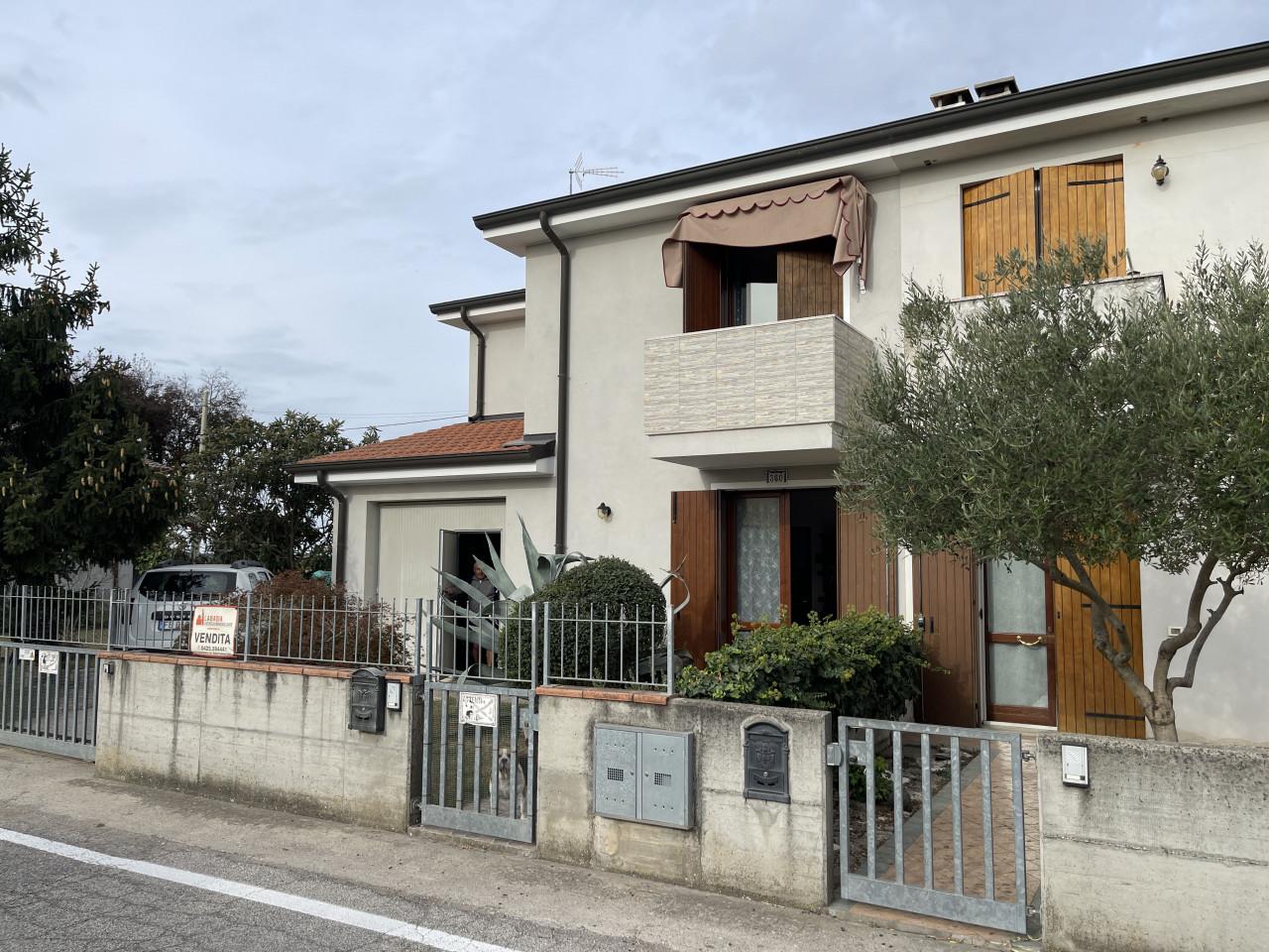 Villa in vendita a Giacciano Con Baruchella