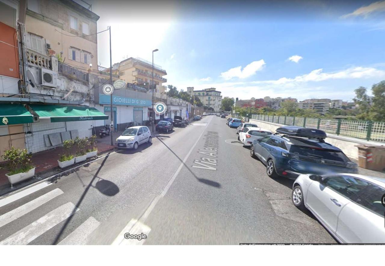 Negozio in affitto a Napoli