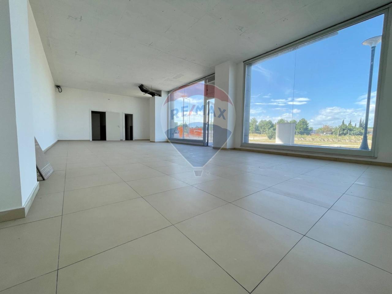 Negozio in affitto a Bari