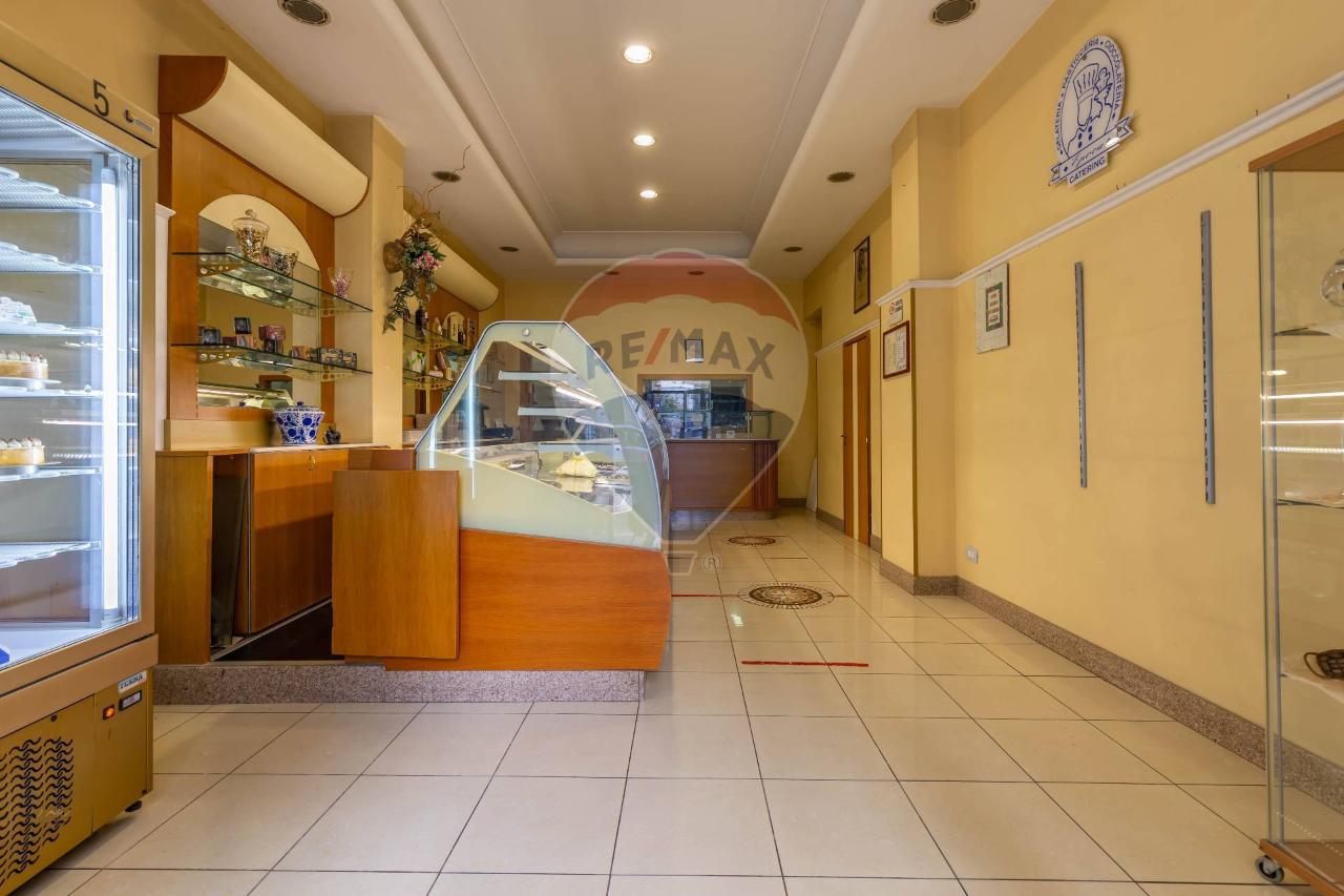 Esercizio commerciale in vendita a Bari