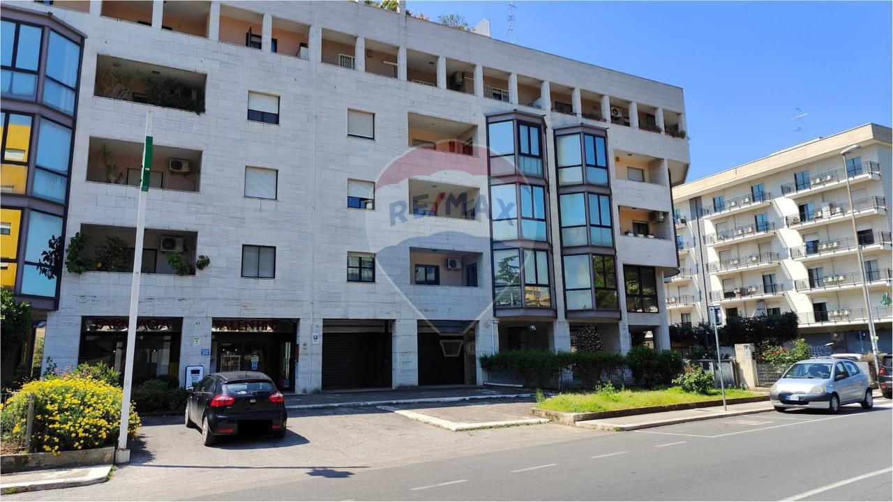 Negozio in affitto a Bari